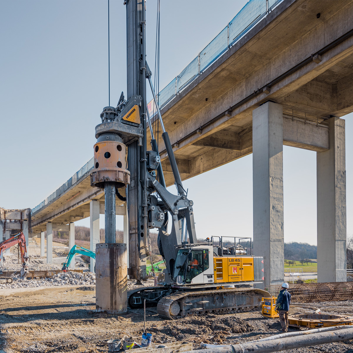 Drilling rigs LB series | Liebherr deep foundation