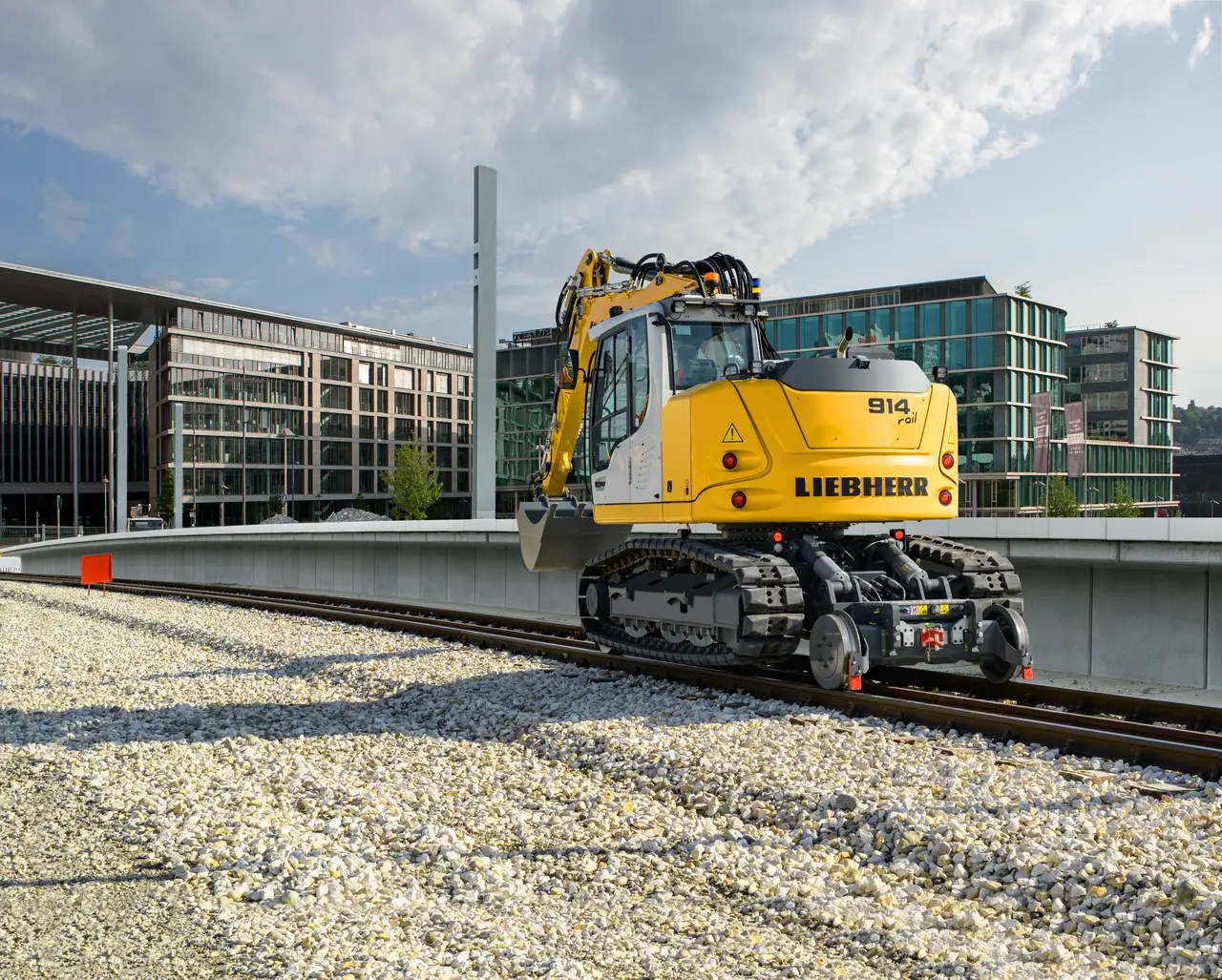 Railroad excavators - Liebherr