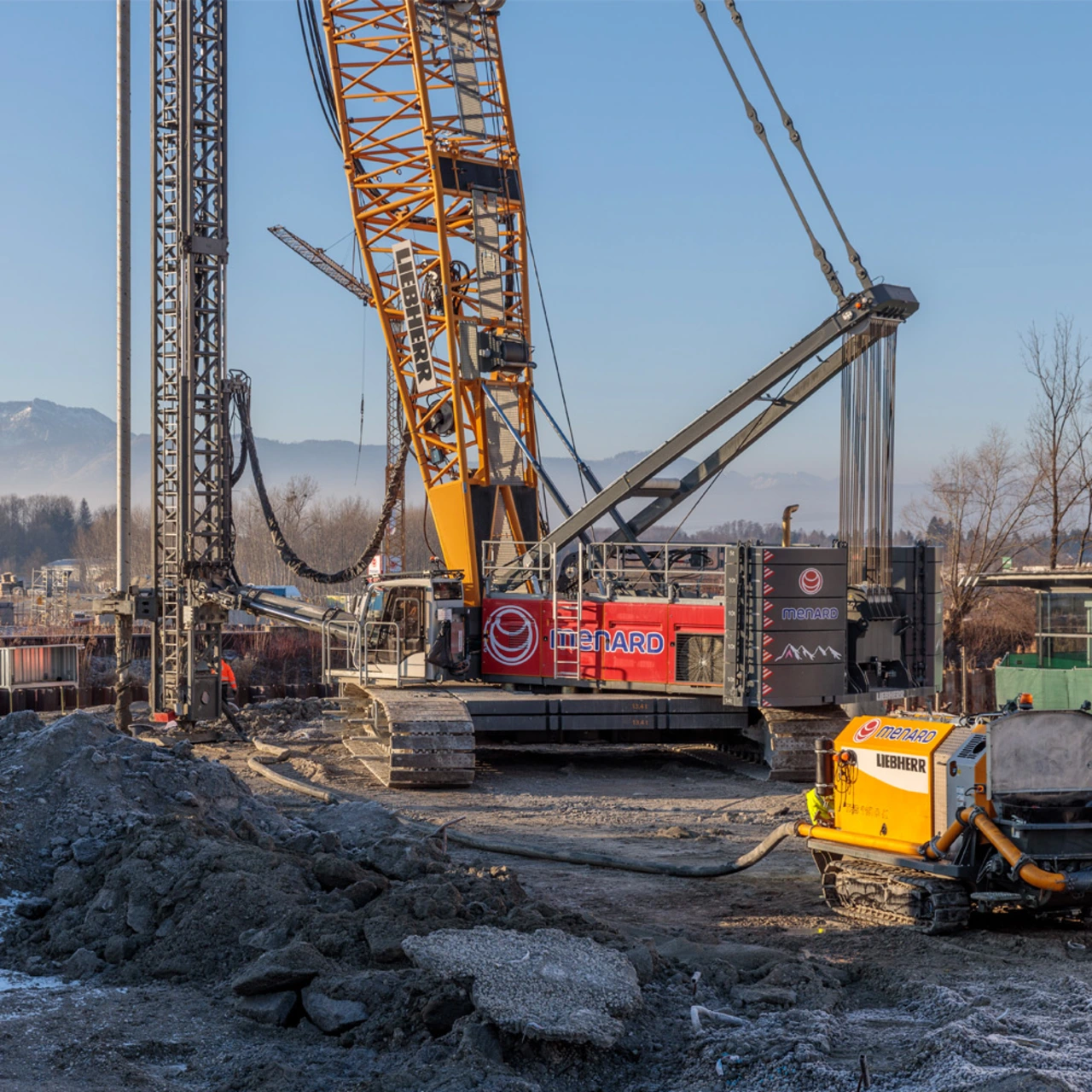 LRH 600 with fixed leader Piling and drilling rig (LRH series) - Liebherr